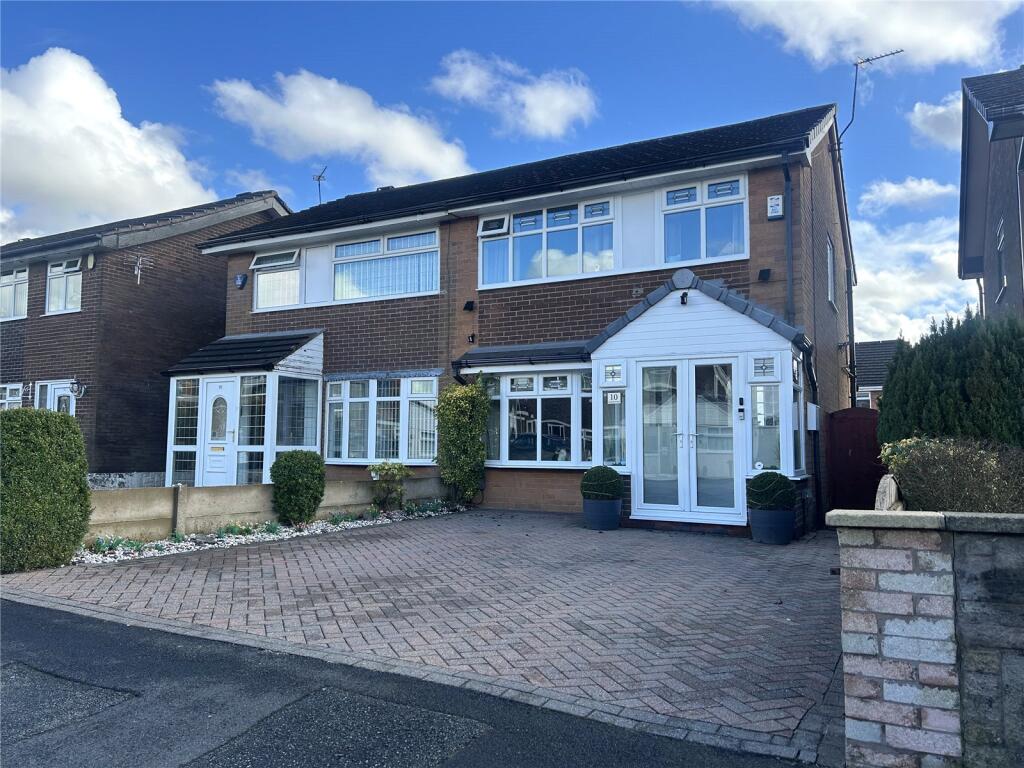 3 bedroom semi-detached house for sale in Arnside Avenue, Chadderton ...