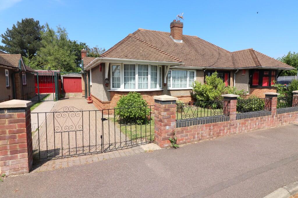 2 bedroom semi-detached bungalow for sale in Stopsley Way, Luton ...