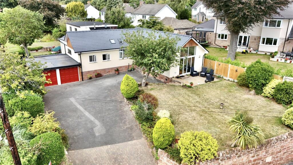 5 bedroom detached house for sale in Buggen Lane, Neston, Cheshire, CH64