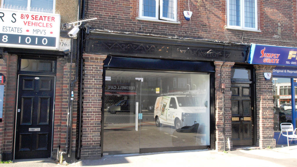 Shop for rent in London Road, North Cheam, SM3