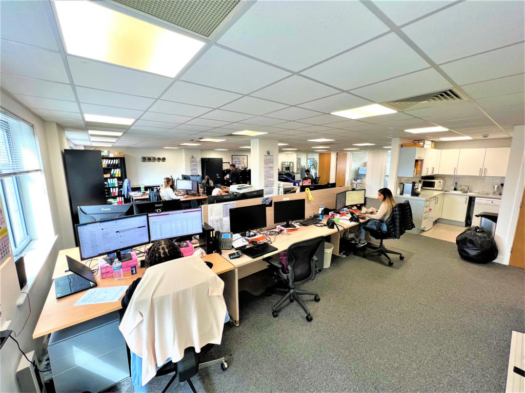 Office for rent in Stunning Second Floor Offices in IG8 9FB, IG8