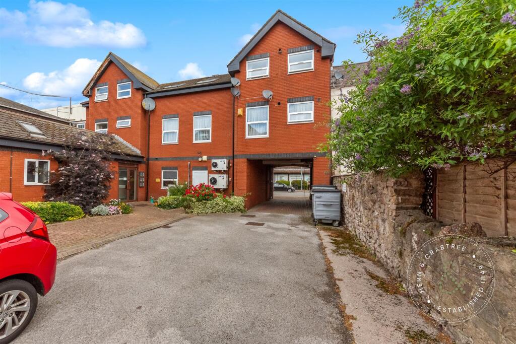 2 bedroom apartment for sale in Hamilton Court, Canton, Cardiff, CF5