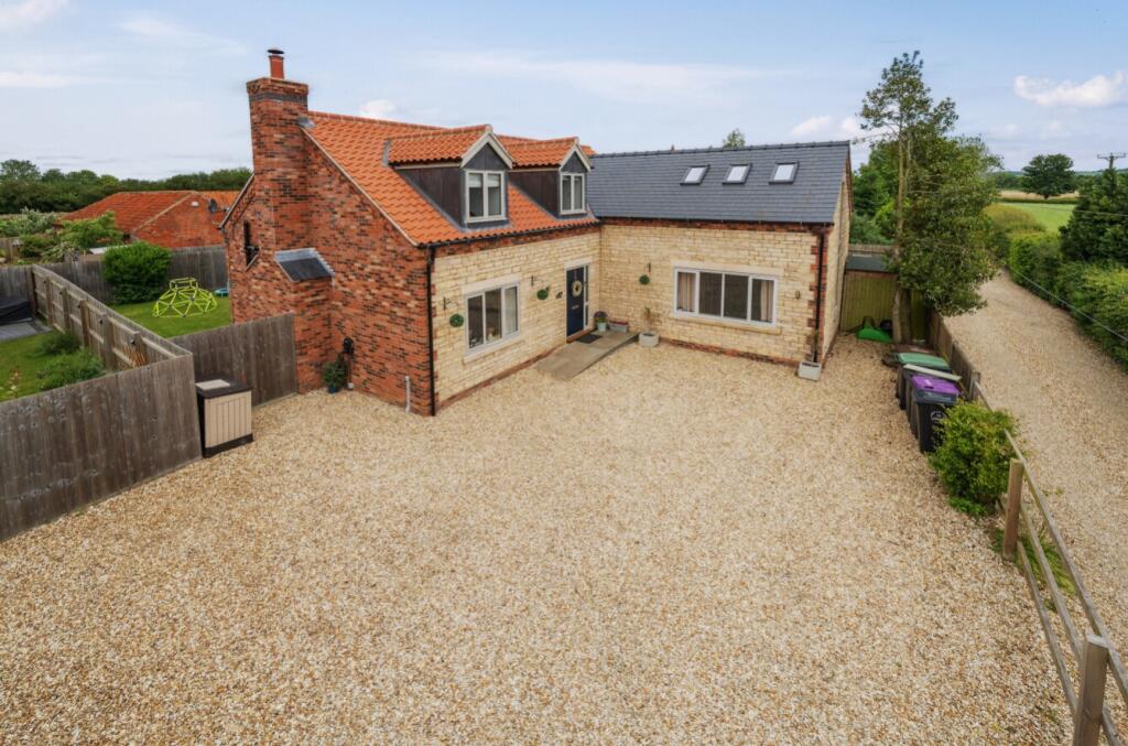 4 bedroom detached house for sale in High Street, Brant Broughton ...