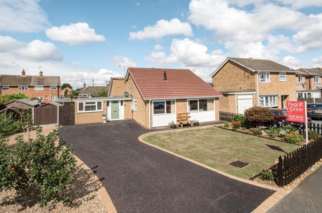3 bedroom detached bungalow for sale in Russell Road, Leasingham ...