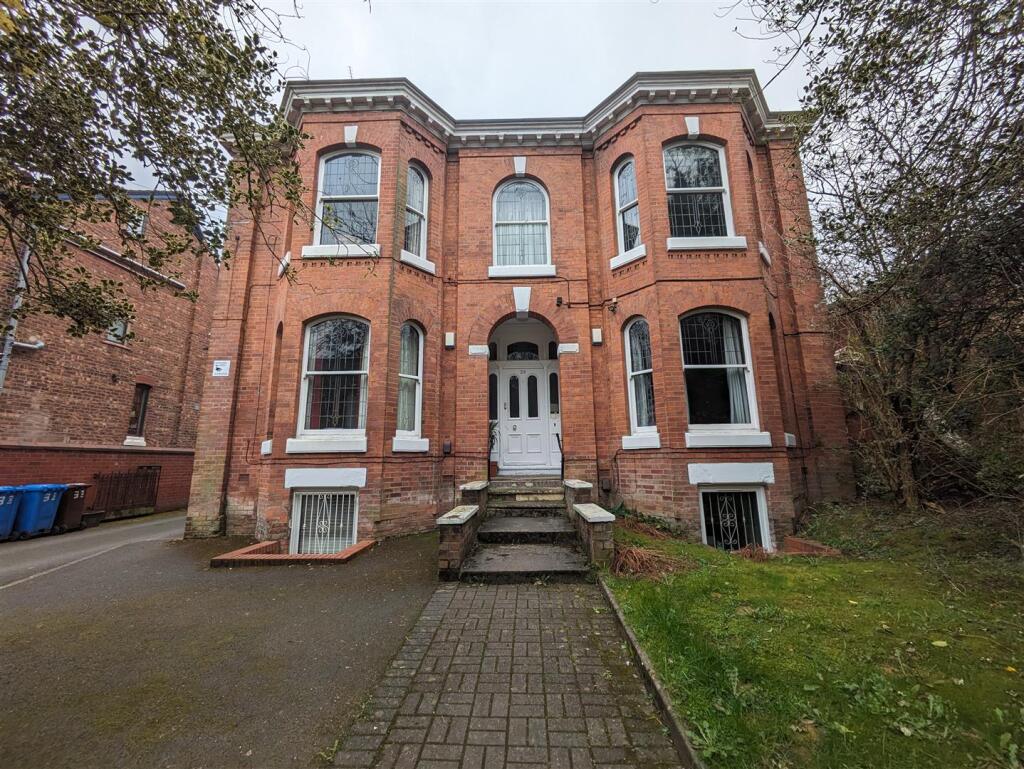 3 bedroom flat for rent in Parsonage Road, Withington, Manchester, M20