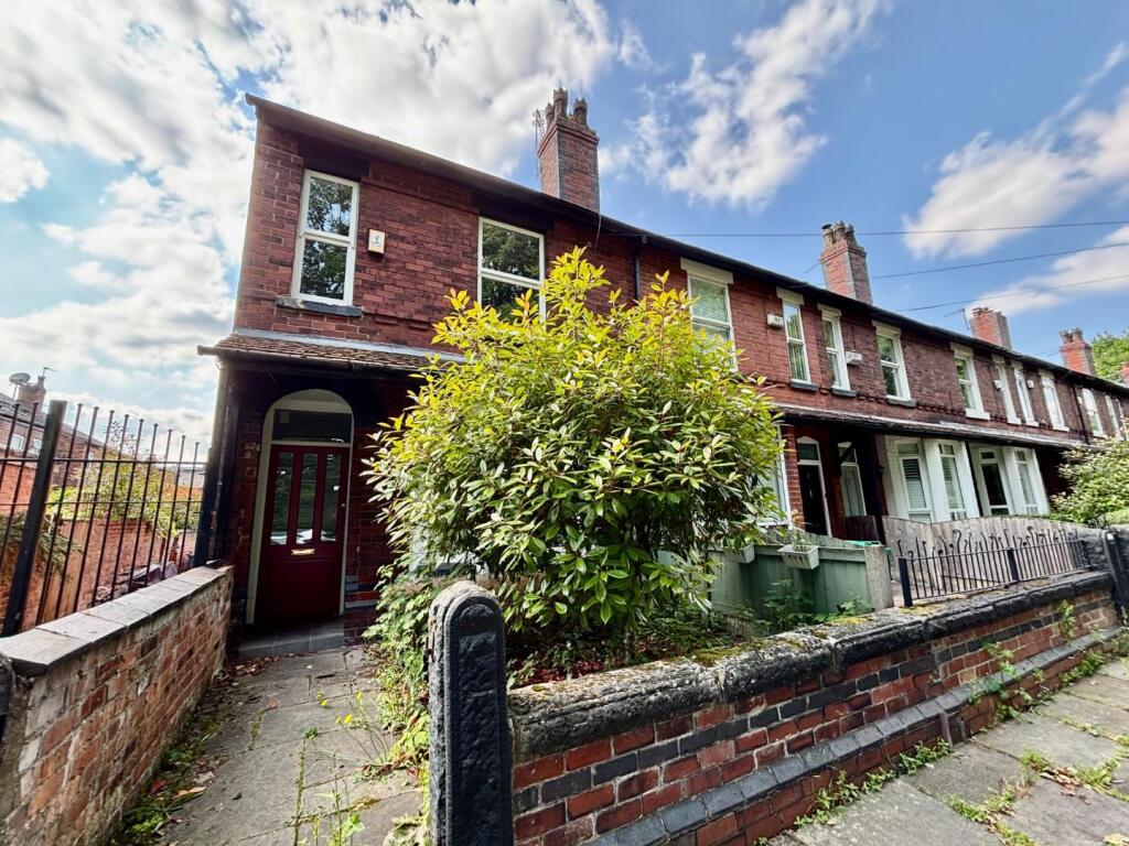 2 bedroom end of terrace house for sale in Cavendish Avenue, West ...