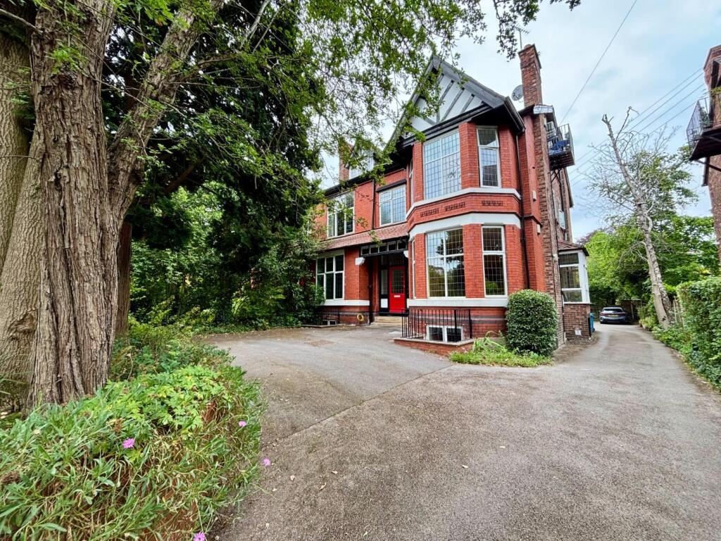 2 bedroom flat for sale in Elm Road, Didsbury, M20