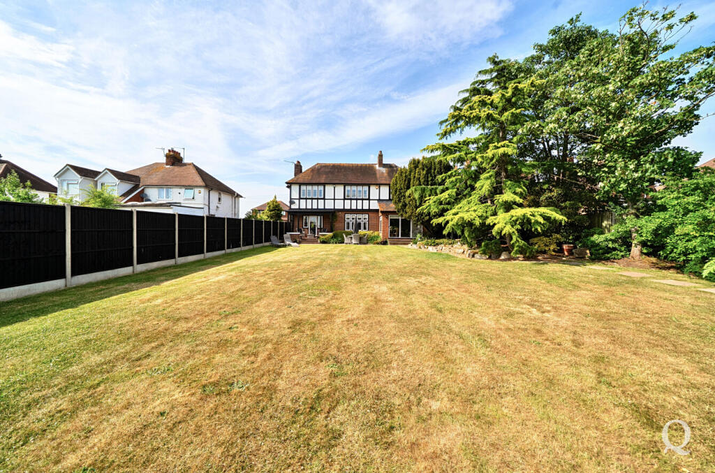 4 bedroom detached house for sale in Minster Road, Minster On Sea ...