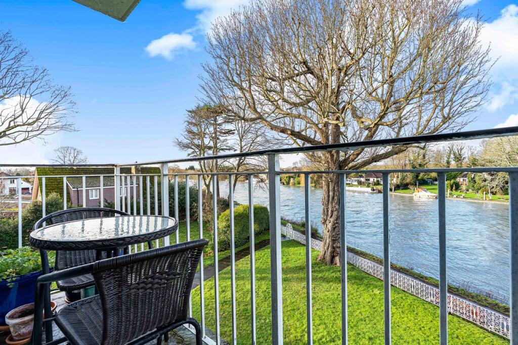 2 bedroom apartment for sale in Riverside Road, Staines-upon-Thames, TW18