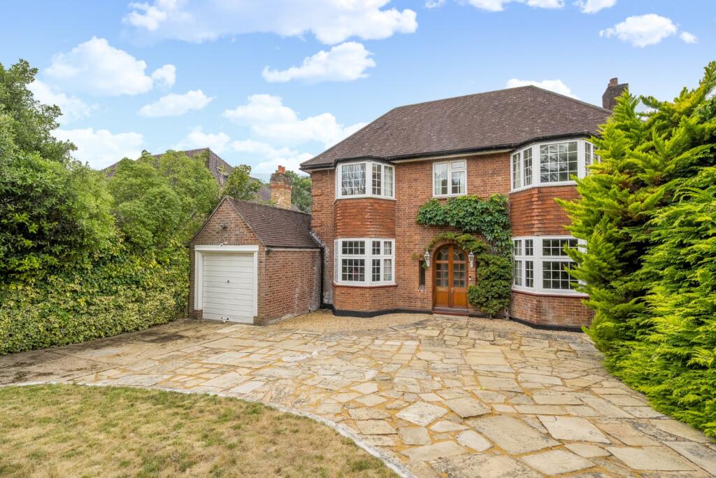 5 bedroom detached house for sale in Pines Road, Bickley, Kent, BR1