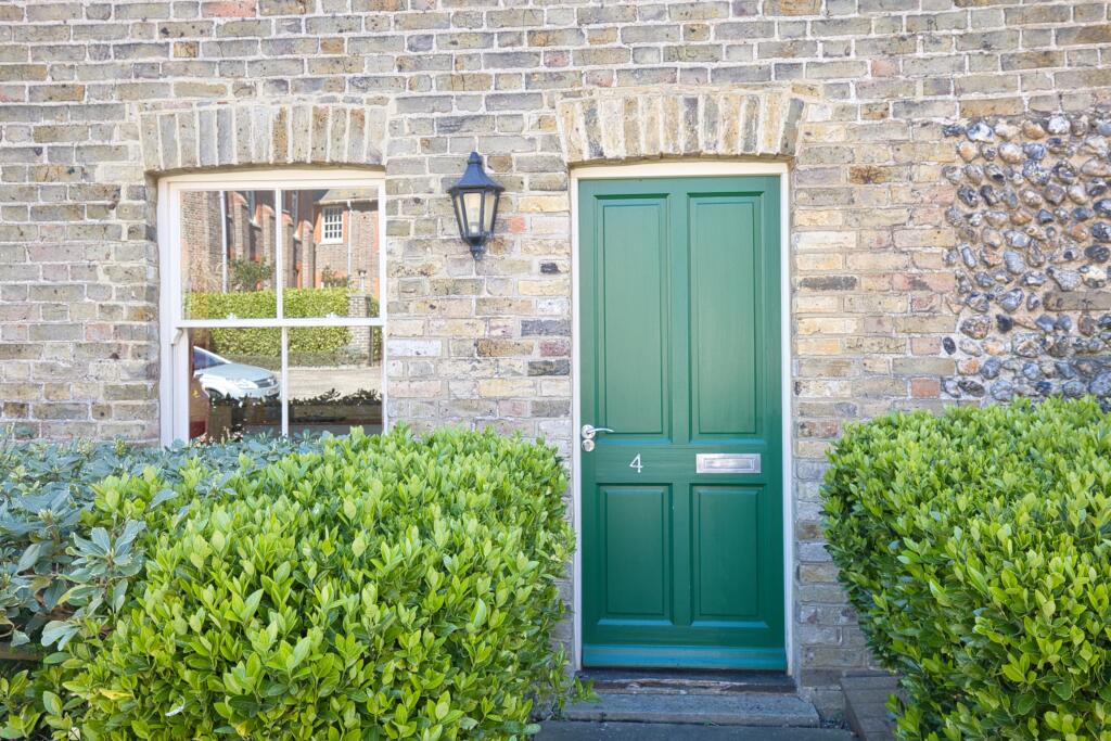 2 bedroom terraced house for sale in Priory Courtyard, Ramsgate, CT11