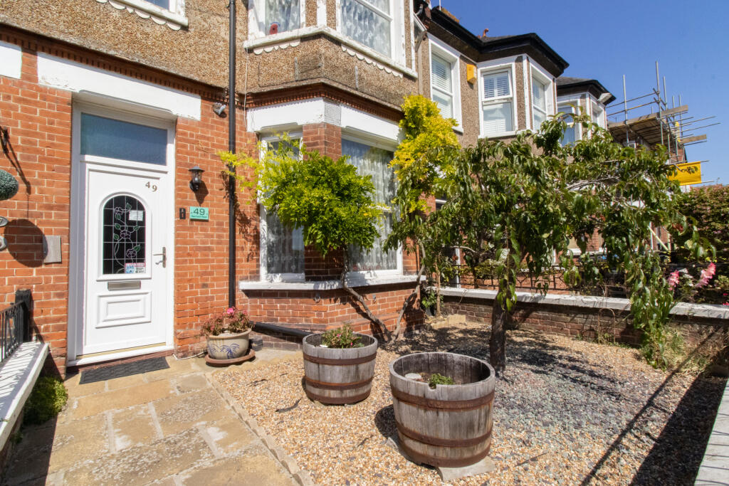 4 bedroom terraced house for sale in Approach Road, Margate, CT9