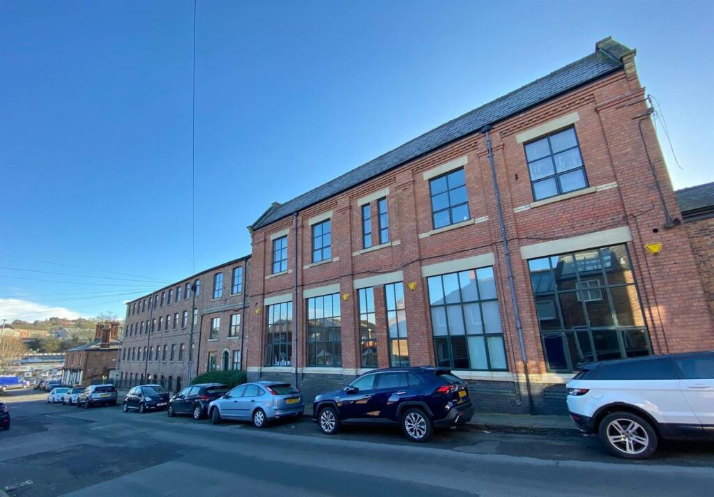 1 bedroom flat for sale in Mill Road, Macclesfield, SK11