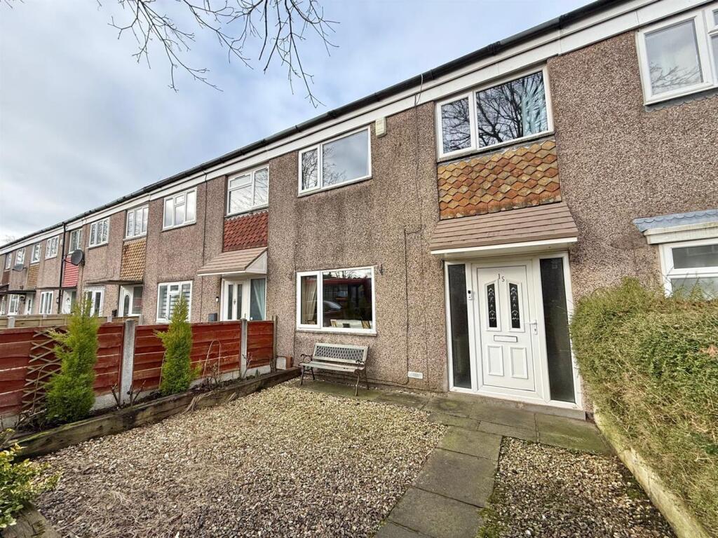 3 bedroom terraced house for sale in Kennedy Avenue, Macclesfield, SK10