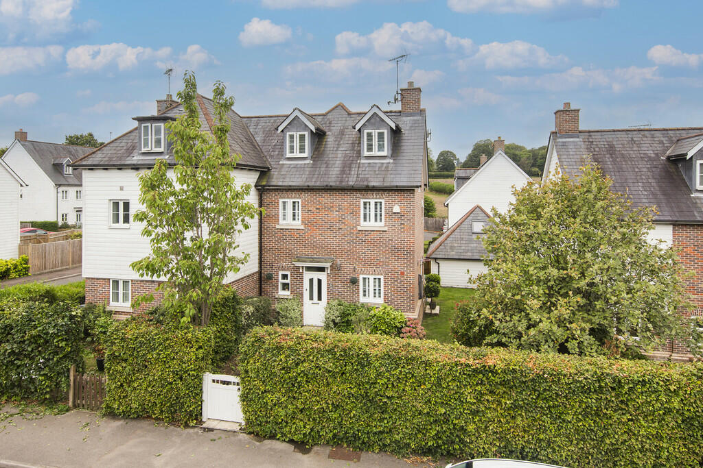 4 Bedroom Semi Detached House For Sale In Broomfield Bells Yew Green