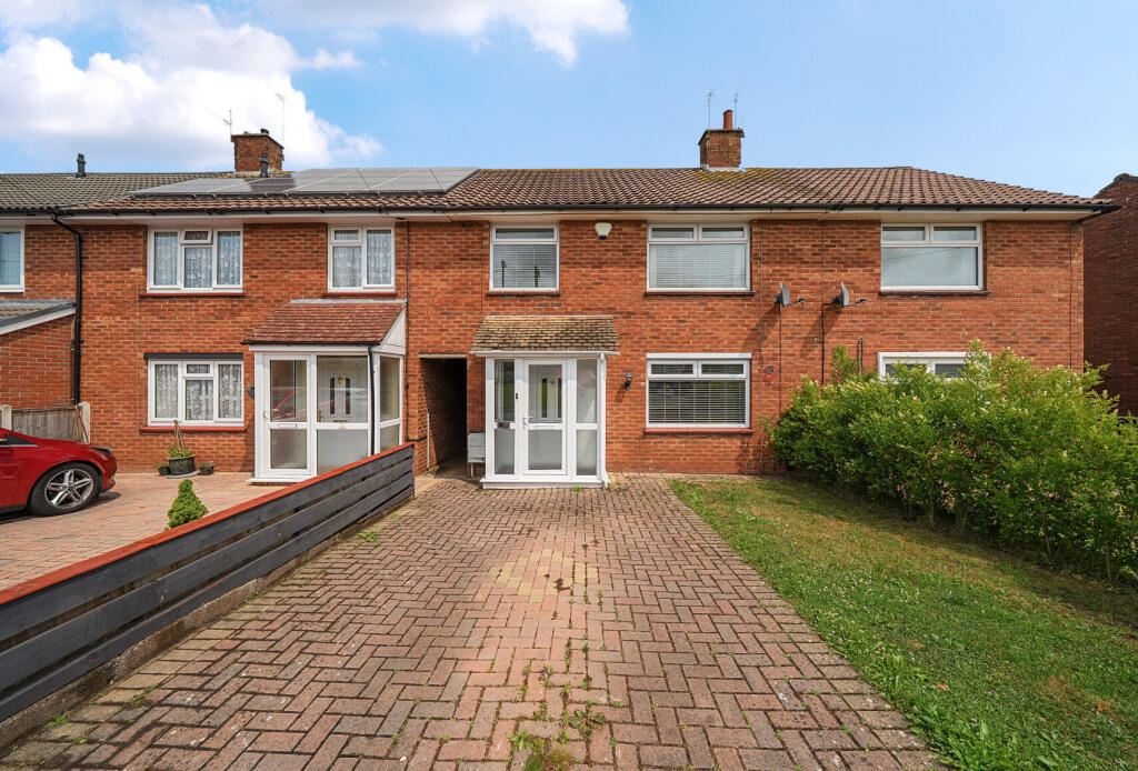 3 bedroom terraced house for sale in Boscombe Crescent, Downend ...