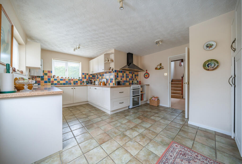 6 bedroom detached house for sale in Beam Paddock, Bampton, Oxfordshire ...