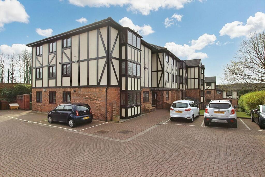 2 bedroom retirement property for sale in Bankside Court, Heaton Mersey ...