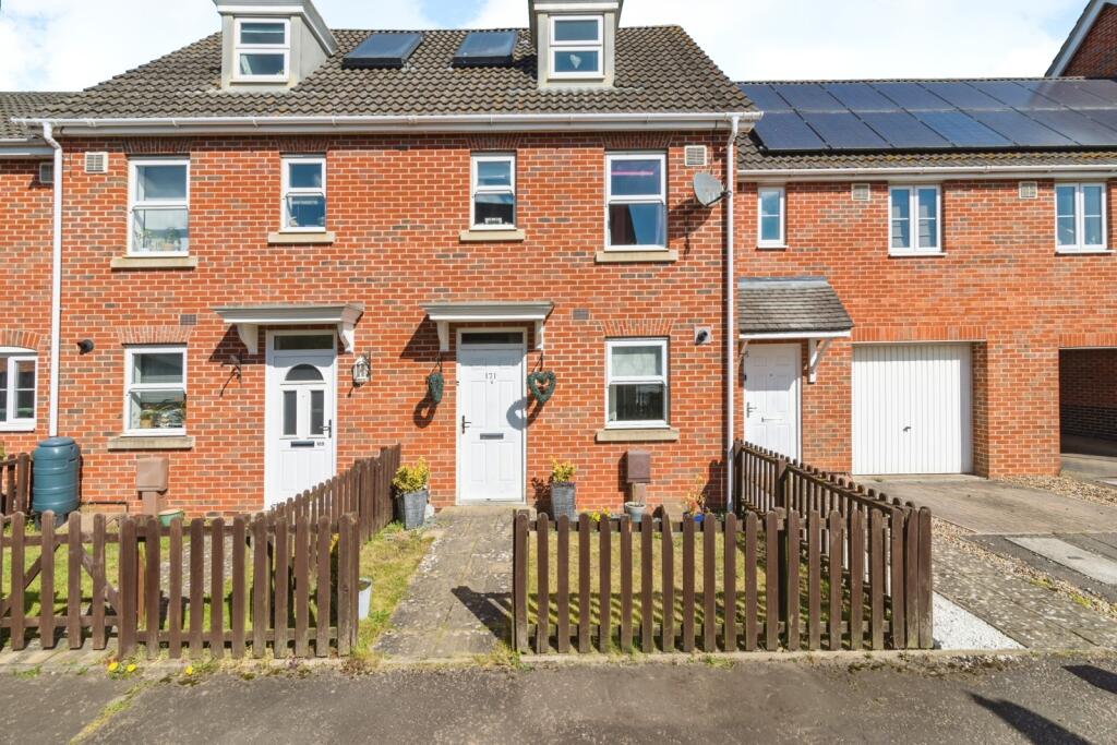 3 bedroom terraced house for sale in Bullfinch Drive, Harleston ...