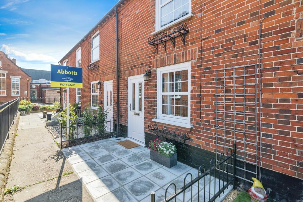 2 bedroom terraced house for sale in Peddars Lane, Beccles, Suffolk, NR34