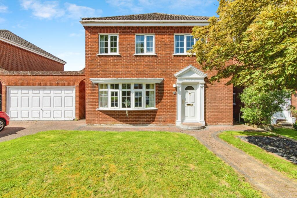 4 bedroom detached house for sale in Ash Tree Close, Worlingham ...