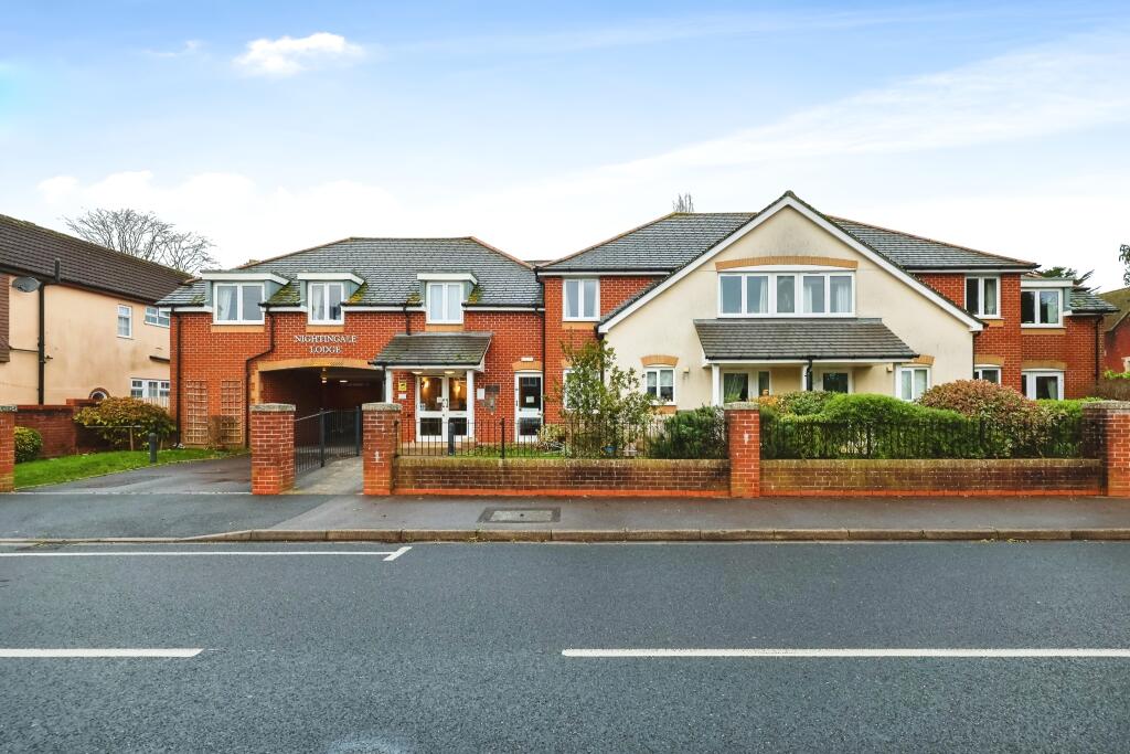 1 bedroom flat for sale in Padnell Road, Waterlooville, Hampshire, PO8