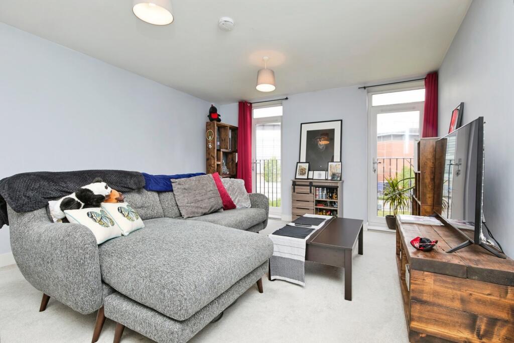 2 bedroom flat for sale in Trinity Walk, Derby, Derbyshire, DE1