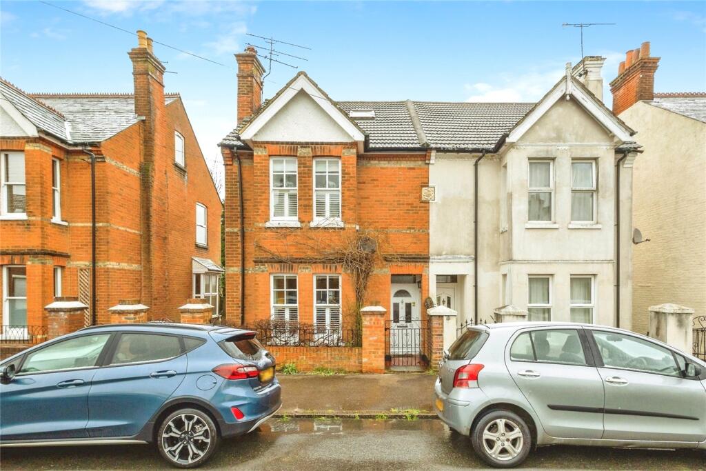 3 bedroom semi-detached house for sale in St. Josephs Road, Aldershot ...