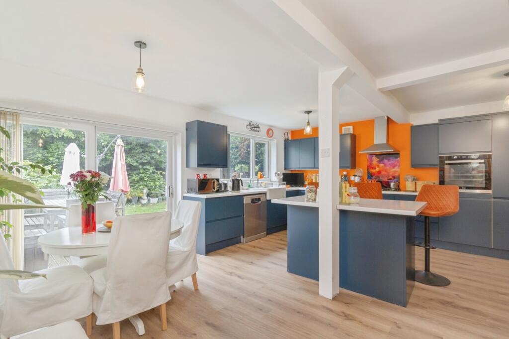 5 bedroom semi-detached house for sale in Southfields Avenue, LEICESTER ...