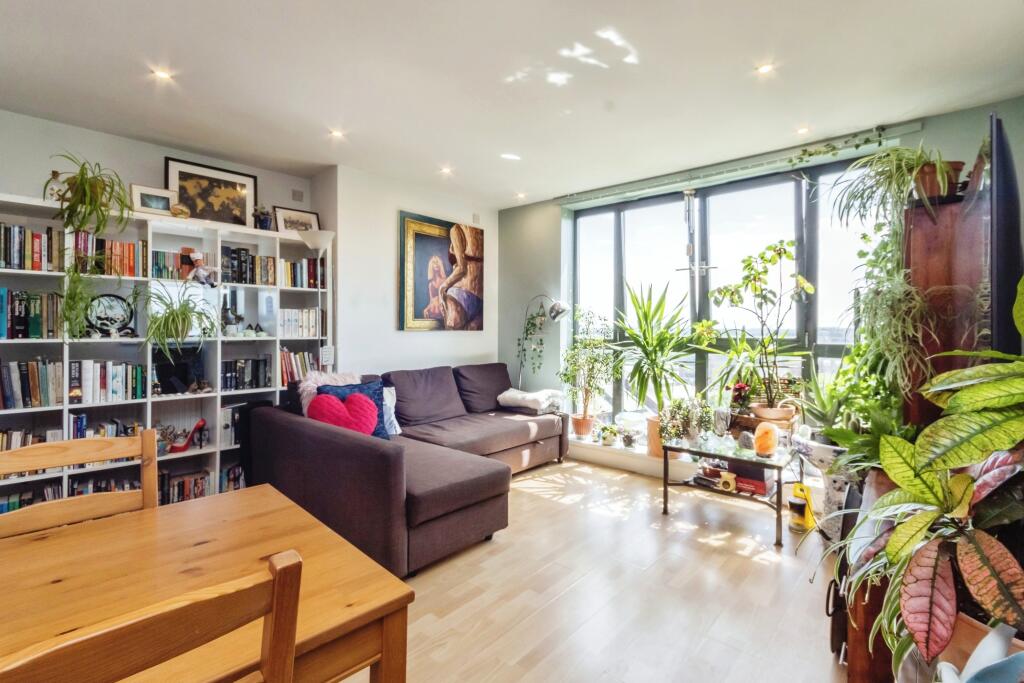 2 bedroom flat for sale in Bellar Gate, Nottingham, NG1