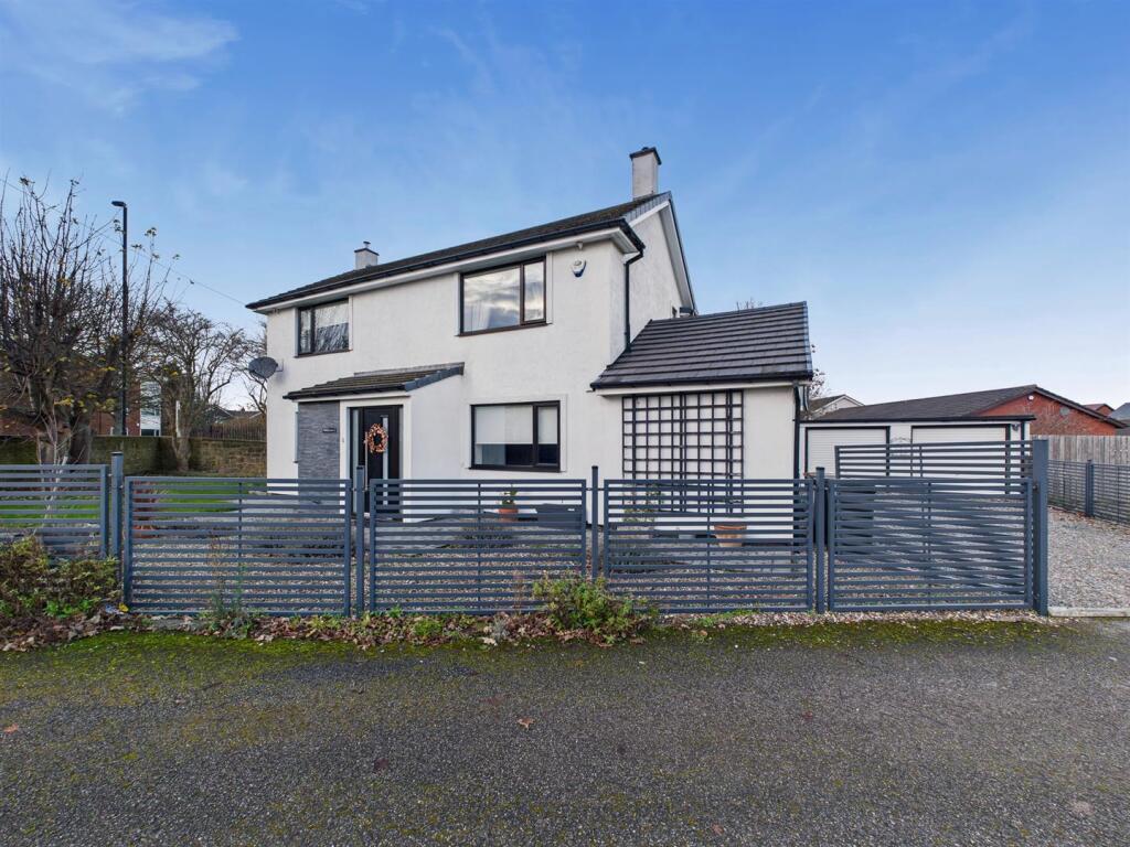 3 bedroom detached house for sale in Billy Mill Lane, North Shields, NE29