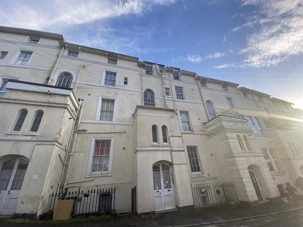 2 bedroom apartment for rent in Barnpark Terrace, TEIGNMOUTH, Devon ...