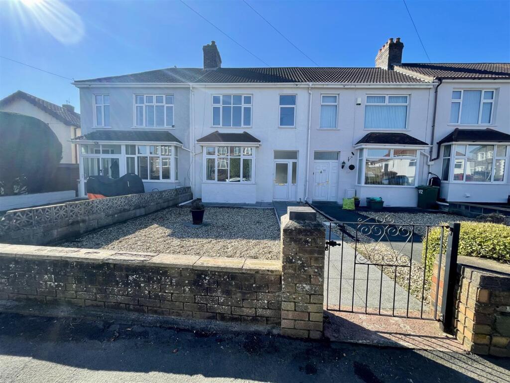 3 bedroom terraced house for sale in High Street, Hanham, BS15