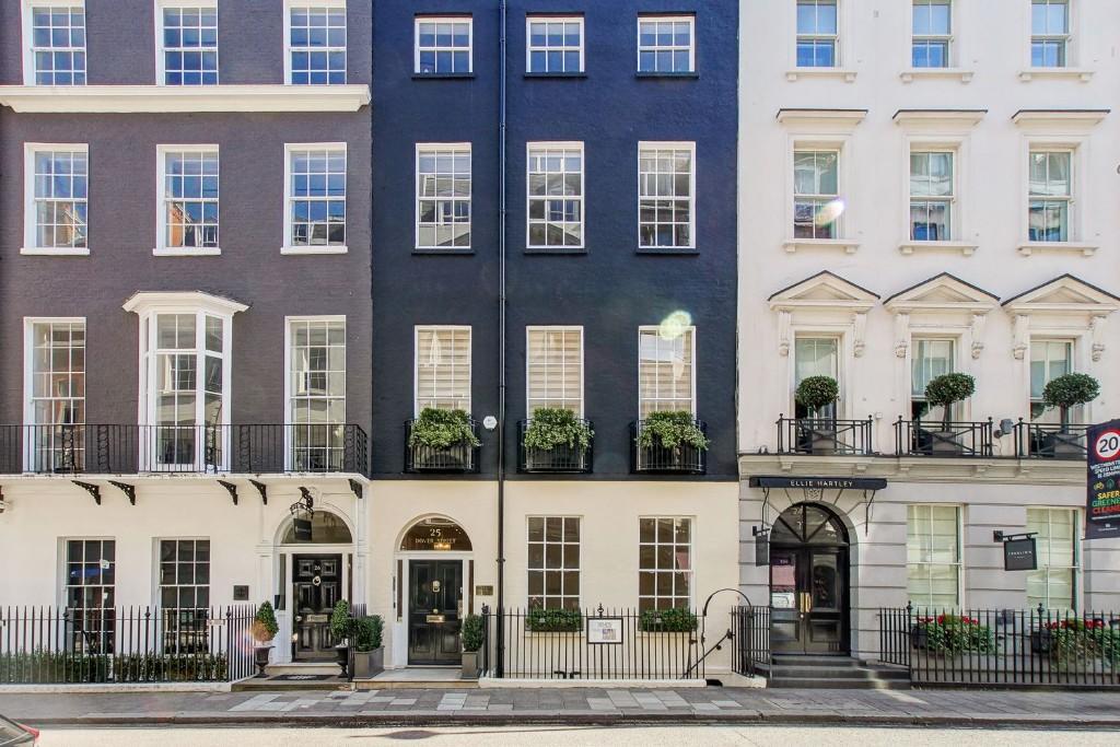 Office to lease in Dover Street, London, W1S
