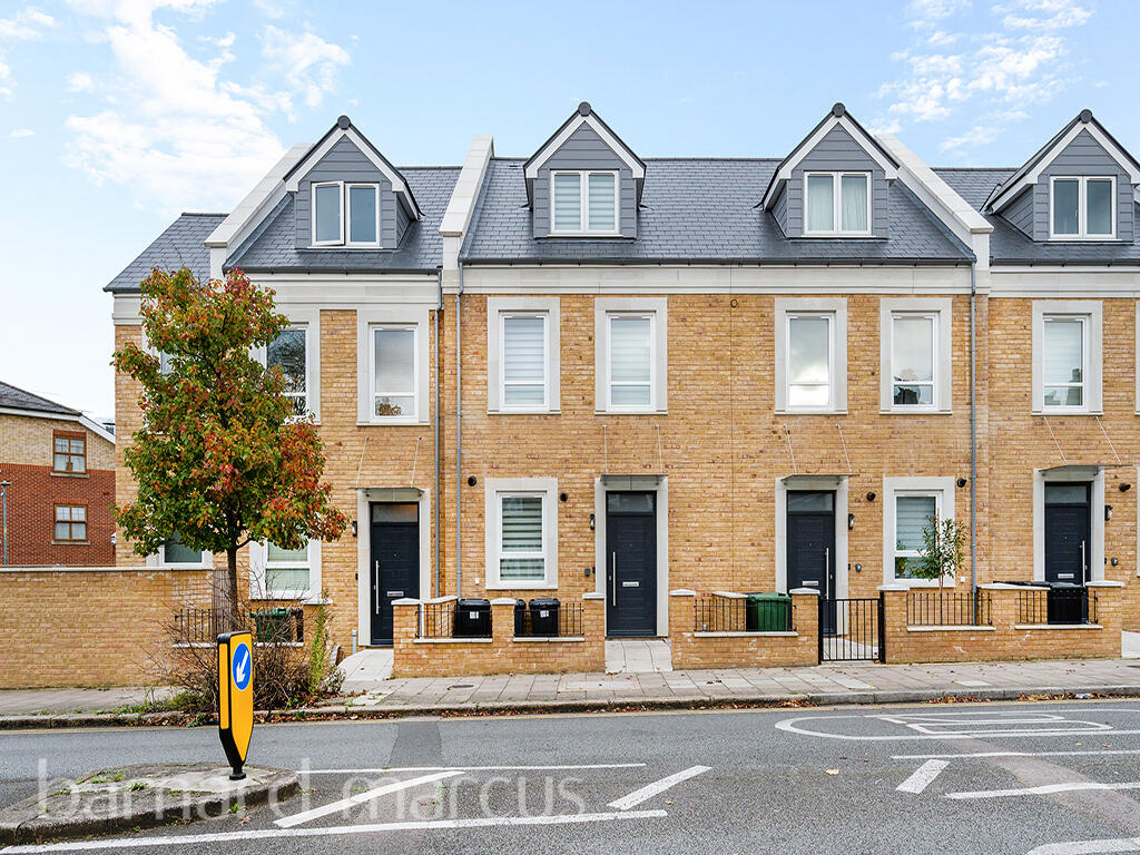 3 bedroom flat for rent in Lyham Road, LONDON, SW2