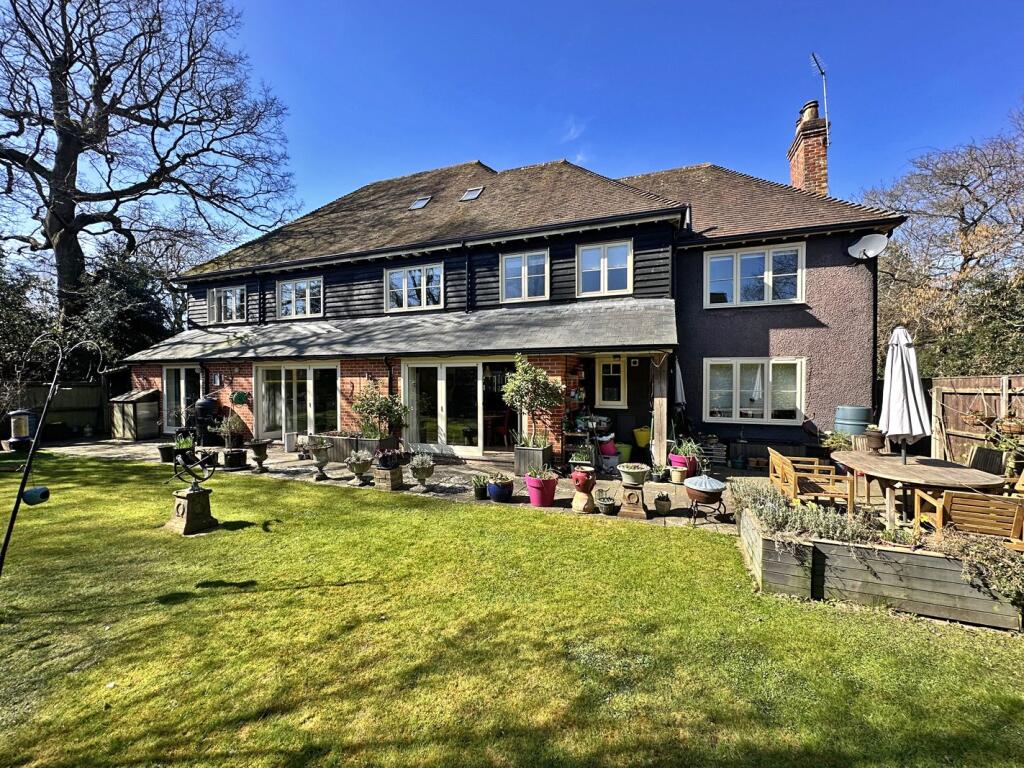 9 bedroom detached house for sale in Sway Road, Brockenhurst, Hampshire ...