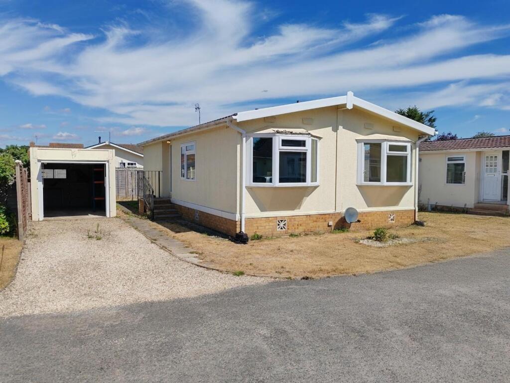 2 bedroom park home for sale in Bearwood Path, Winnersh, RG41