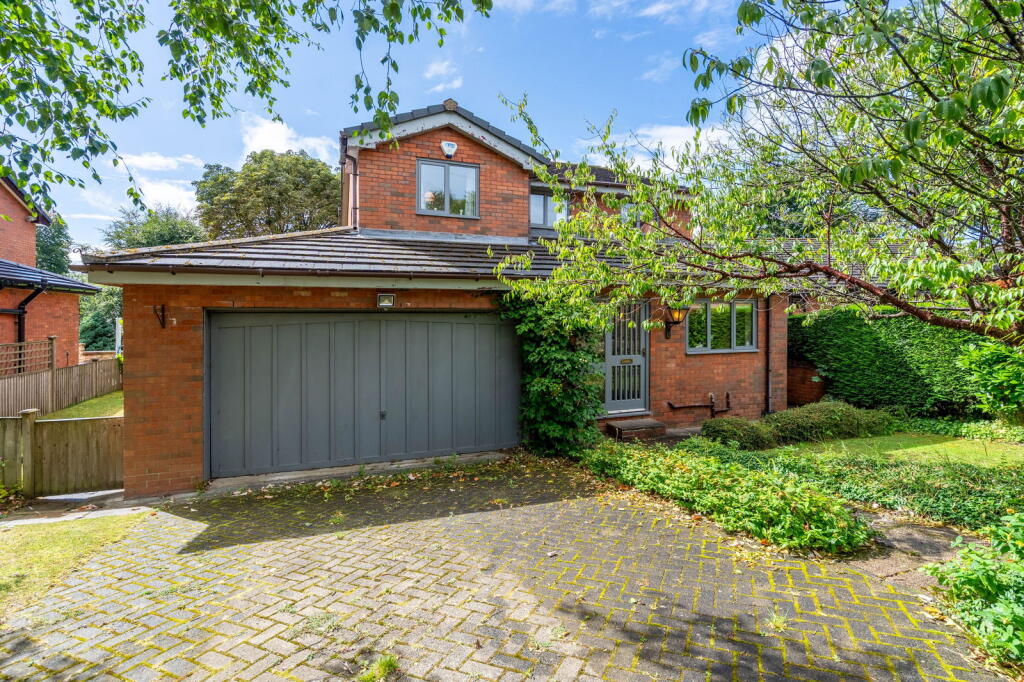 4 bedroom detached house for sale in Werneth Rise, Gee Cross, SK14