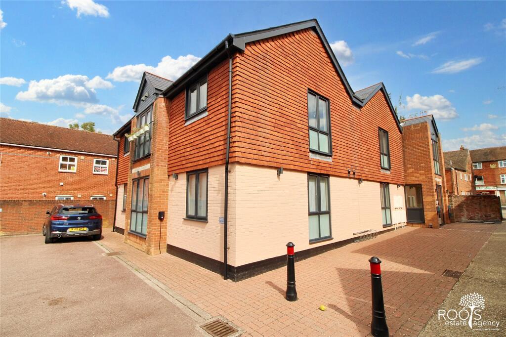1 bedroom apartment for sale in 13a Flat 4 Phoenix Court, Newbury, West ...