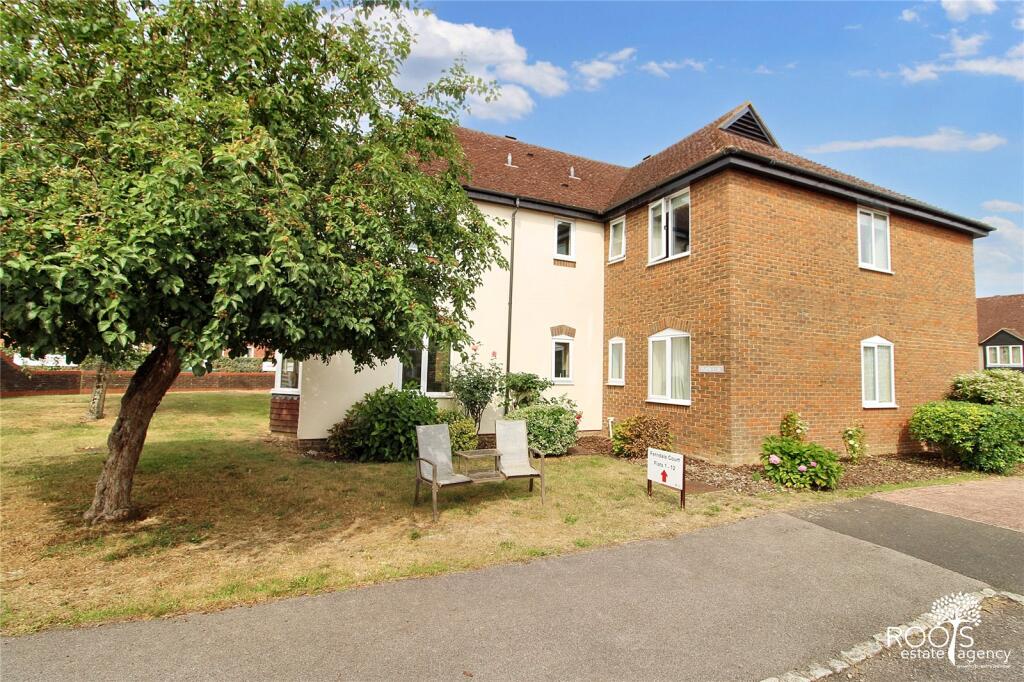 2 bedroom apartment for sale in Ferndale Court, Thatcham, RG19