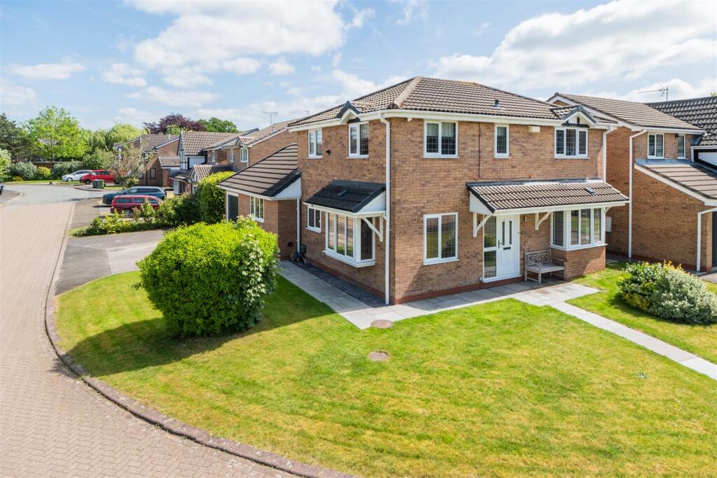 4 bedroom detached house for sale in Elizabethan Way, Rudheath ...