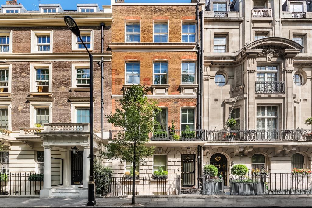 3 bedroom apartment for sale in Upper Brook Street, Mayfair, London ...