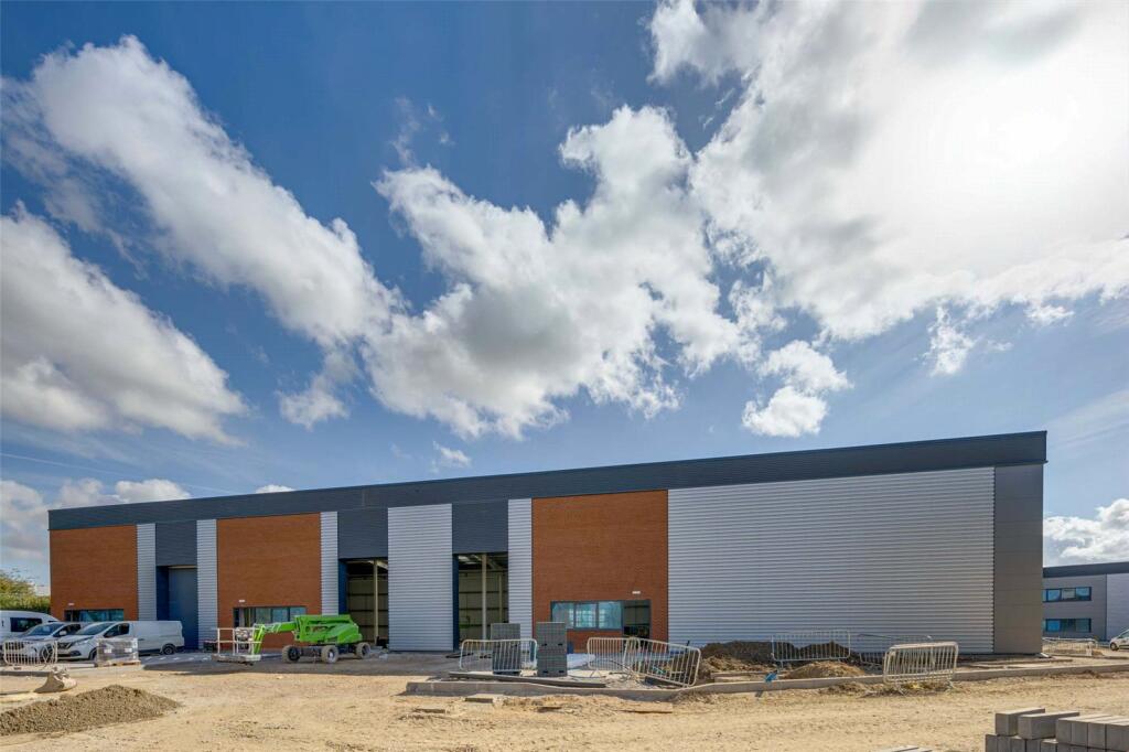 Light industrial facility to lease in TT Park, Old Tiffield Road ...