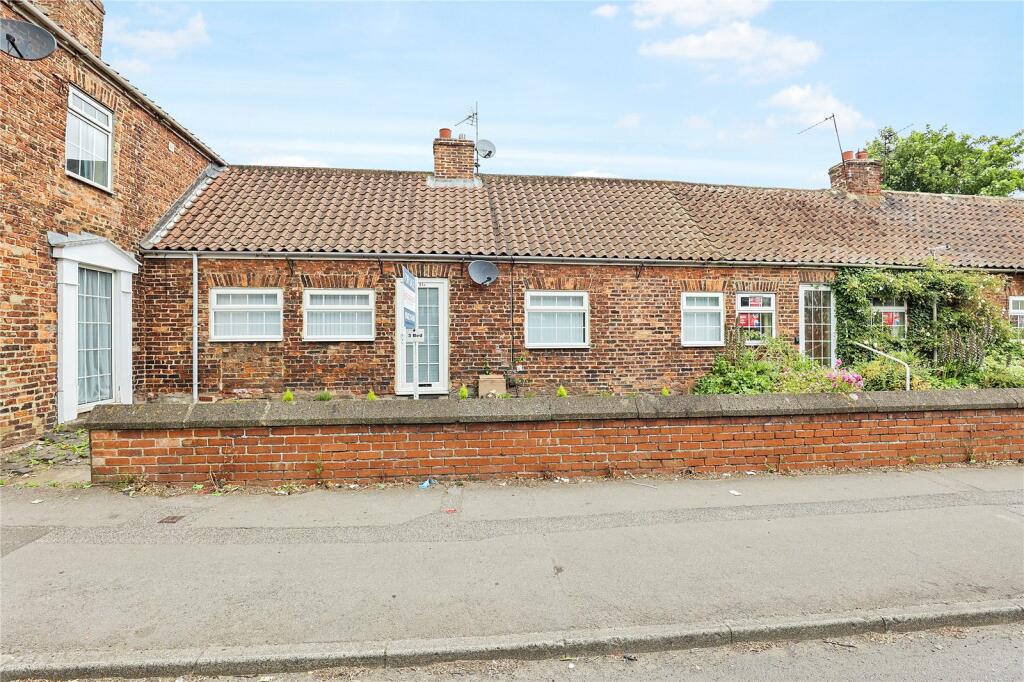 3 bedroom bungalow for sale in High Street, Ormesby, TS7