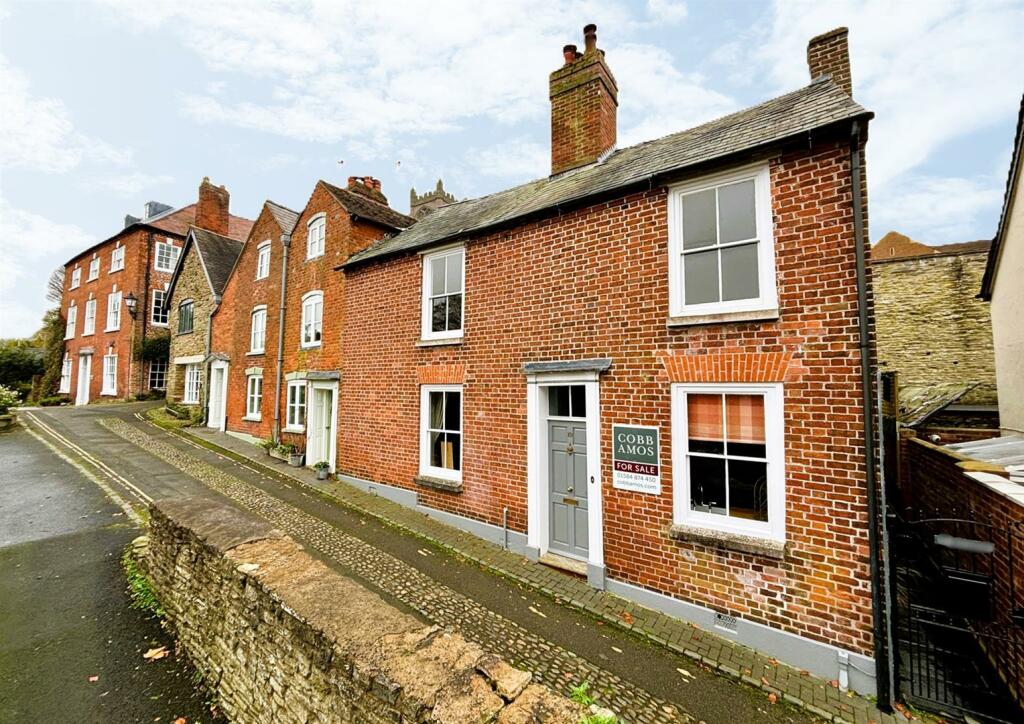 2 bedroom terraced house for sale in Upper Linney, Ludlow, SY8