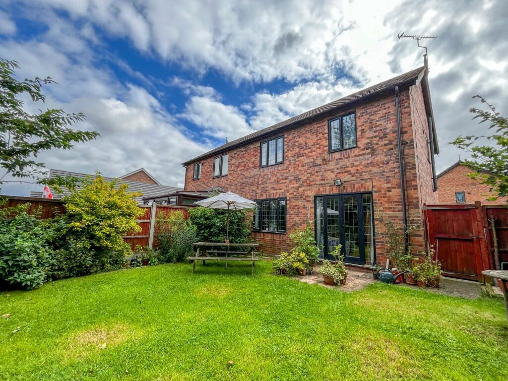 3 bedroom semi-detached house for sale in Harvest Rise, Barrow Upon ...