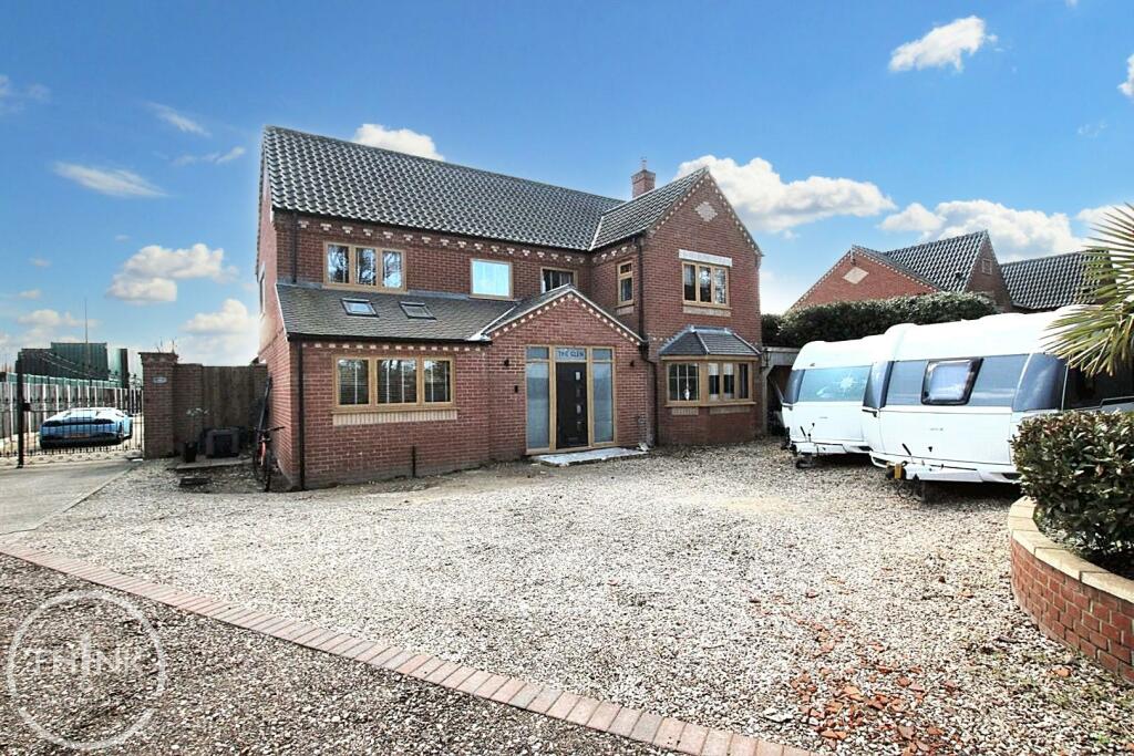 4 bedroom detached house for sale in Shortthorn Road, Stratton ...