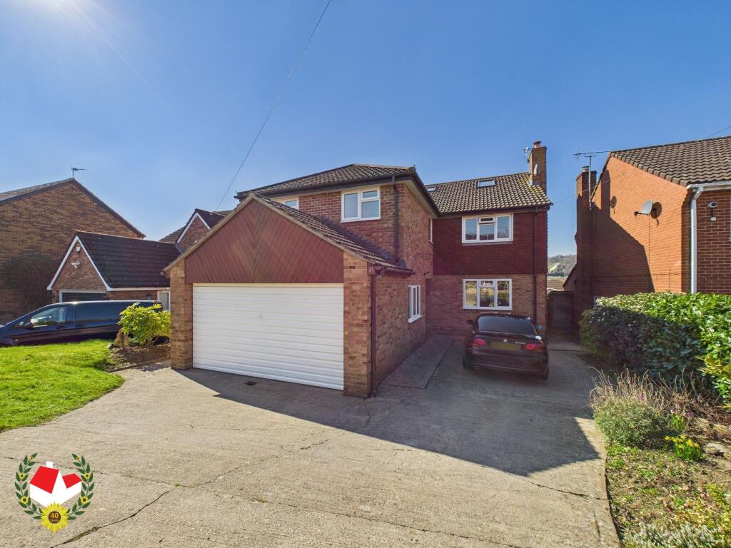 7 bedroom detached house for sale in Hunters Gate, Abbeydale, GL4