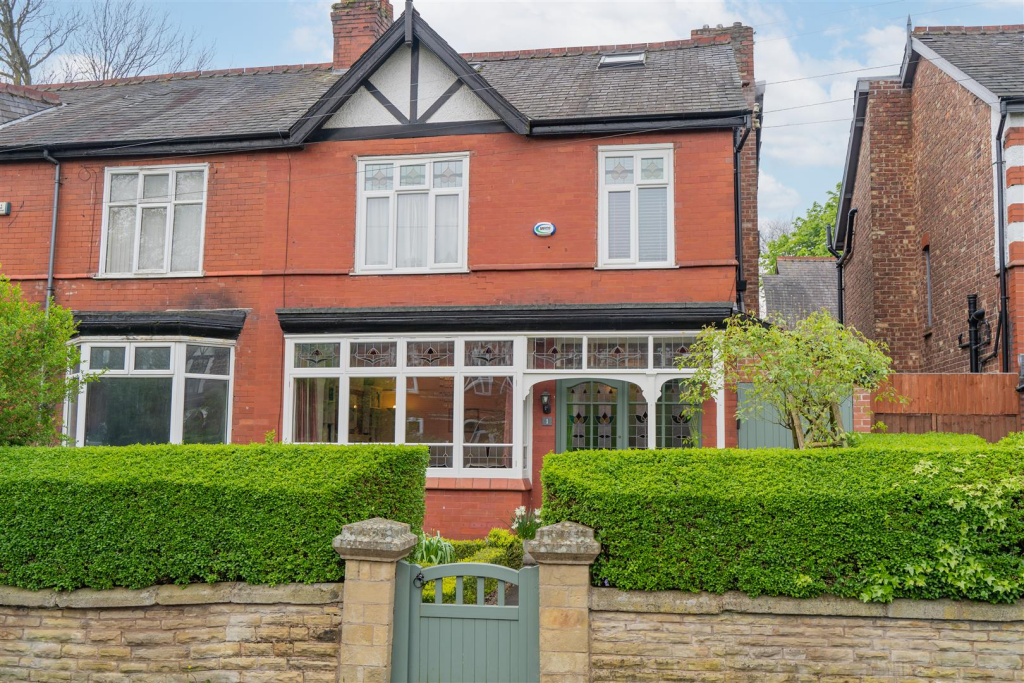 4 bedroom semi-detached house for sale in Rowan Avenue, Whalley Range, M16