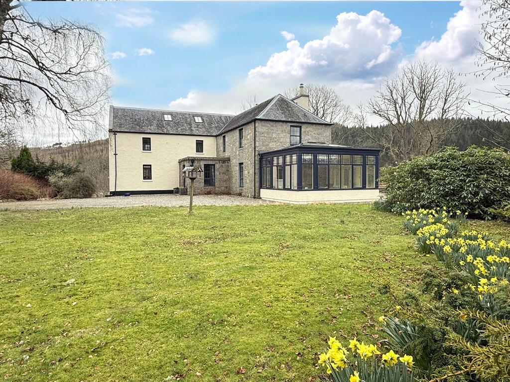 6 bedroom lodge for sale in Tulloch Lodge, Tulloch, Roy Bridge, PH31 ...